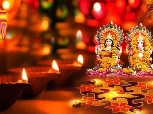 Lakshmi Puja : దీపావళి పండుగ రోజు లక్ష్మీ పూజ ఎందుకు చేయాలంటే...